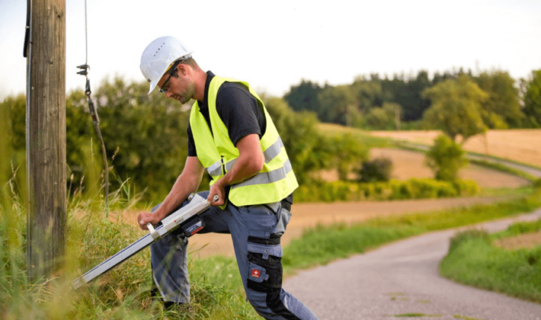 Factors To Consider When Choosing a Utility Pole Inspection Contractor ...